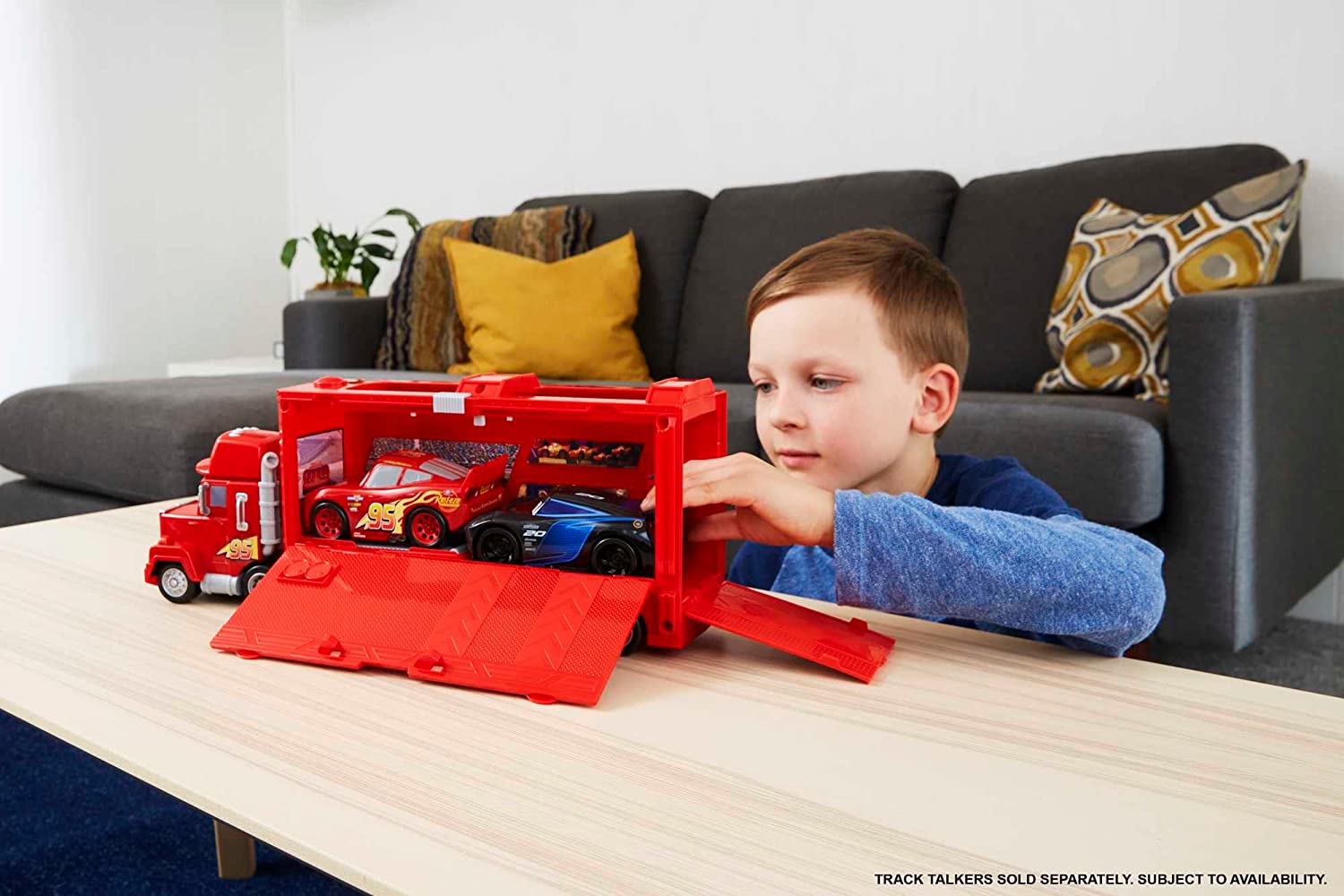 Disney Cars Track Talkers Chat And Haul Mack - Zappies